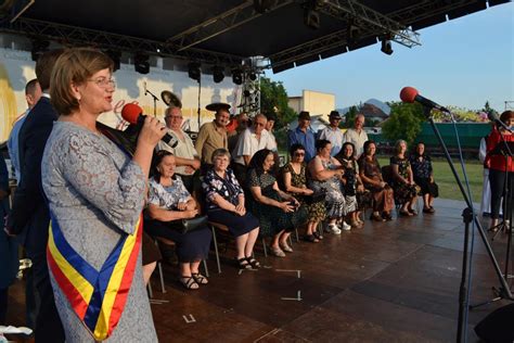 NUNTĂ DE AUR PENTRU CUPLURI la Zilele Orașului Negrești Oaș GALERIE FOTO Primăria