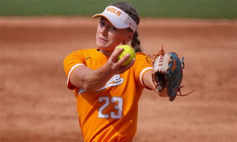 Lady Vols Softball Wins Game No 1 Against Alabama In Super Regional