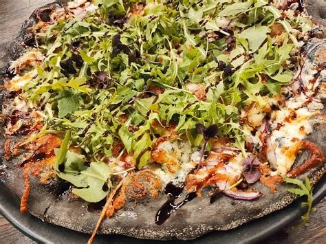 歐洲｜冰島美食推薦｜black Crust Pizzeria必吃黑披薩，超q超好吃！附菜單 溫蒂s Blog