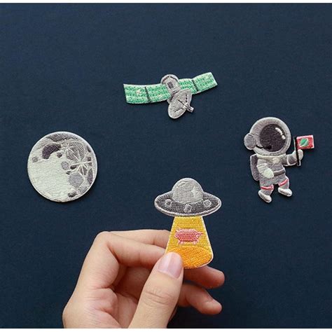 【豌豆星球】 現貨 美式宇宙太空人衛星月球飛碟精緻刺繡貼 創意補丁布貼手帳裝飾素材 蝦皮購物
