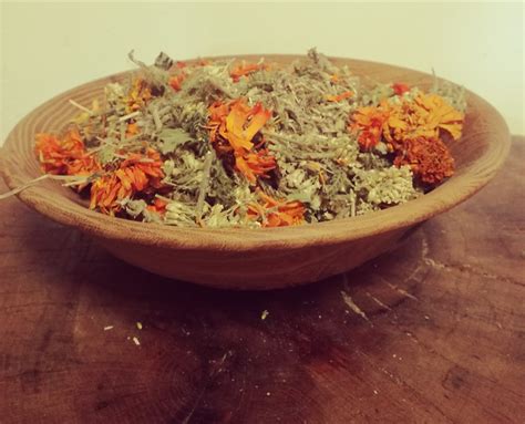 Чай за кисти и миома насипен Знахария