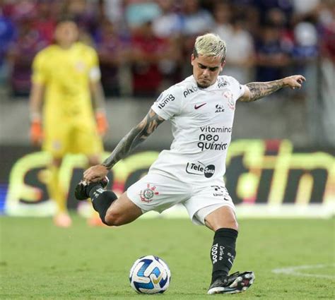 Fagner diz que seu ciclo não acabou no Corinthians Quero vencer aqui