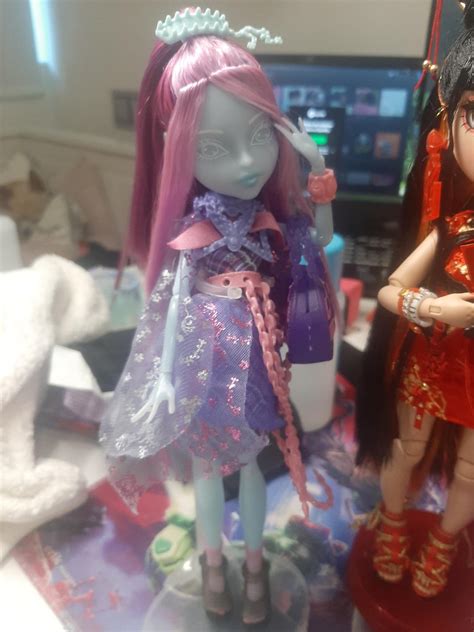 Show Me Your Favourite Gurls On Your Collectioni Will Start Rdolls