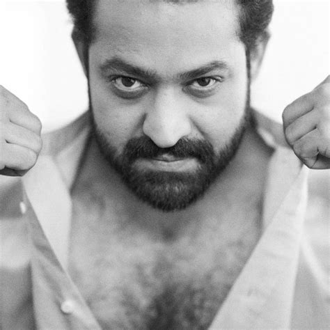 Jr Ntr సూపర్ స్టైలిష్‌గా ఎన్టీఆర్ లుక్ అదుర్స్ దేవర అంటున్న ఫ్యాన్స్