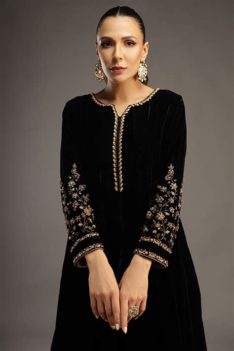 Lara Three Piece Zaaviay