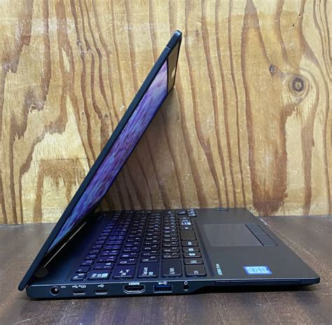 Yahooオークション D2d搭載 超高速＆薄型超軽量 富士通 Lifebook U