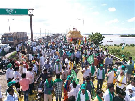 Ysrcp Cadre Attacks Amaravati Farmers