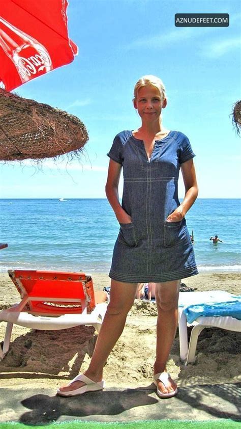 C C Catch Feet Aznudefeet