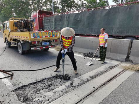 养护分公司积极采取措施抓好管养道路灾后修补工作 江苏宿迁交通工程建设有限公司