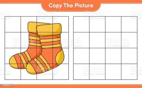 그림을 복사하고 격자선을 사용하여 양말 사진을 복사하십시오 교육 어린이 게임 인쇄 가능한 워크 시트 벡터 일러스트 레이 션 0명에 대한 스톡 벡터 아트 및 기타 이미지