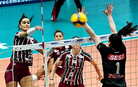 Fluminense vence outra e entra no G4 Web Vôlei