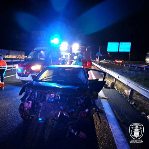 Rescatan A Una Persona Atrapada Tras Un Accidente En La A 2 Miracorredor