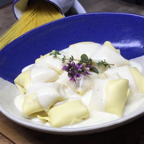 Sofioli De Mussarela Com Molho Ester Gastronomia