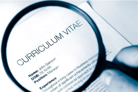 Secciones básicas que siempre deberían aparecer en un curriculum vitae