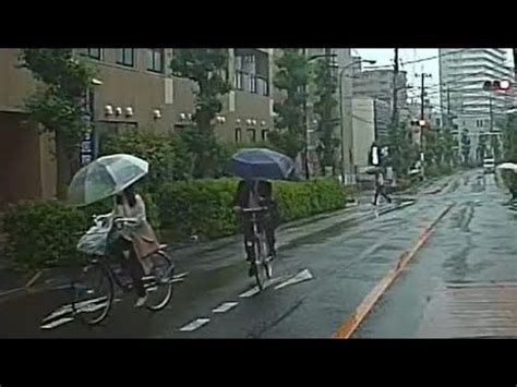 ノーマナー自転車信号無視傘さし運転逆走歩行者妨害青切符ダブル役満トリプル YouTube