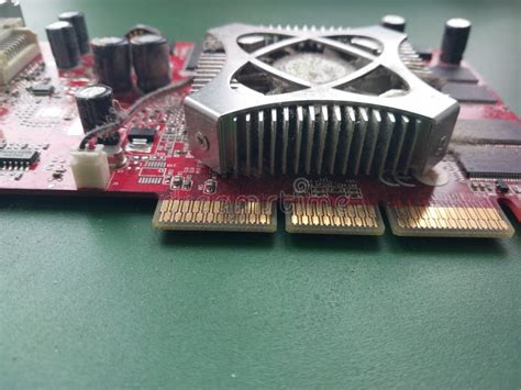 Placa Base De Computadora Retro Con Microcircuitos Foto De Archivo