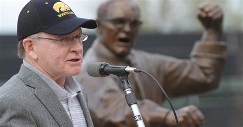 Iowa Wrestling Legend Dan Gable Advocates For Police Presence In Iowa