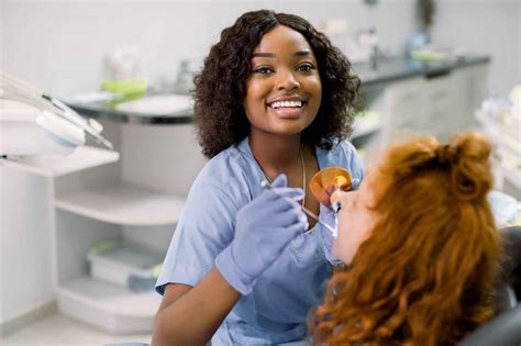 How To Become A Dental Assistant What Is A Dental Assistant