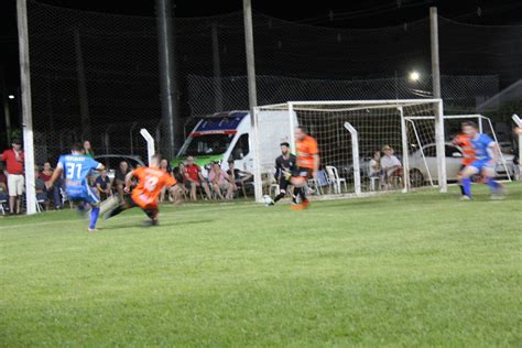 Distrito De Alto Santa Fé é O Campeão Da Copa De Futebol Suíço De Nova