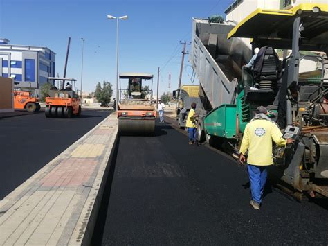 بلدية بيشة تواصل أعمال سفلتة الطرق وتطوير الشوارع بالمحافظة وقُراها
