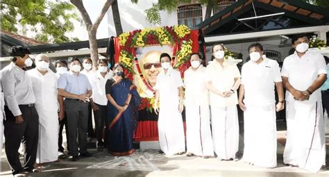 திமுக மகளிர் அணியின் புதிய சின்னம் வெளியீடு