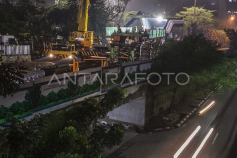 Proyek Pembangunan Simpang Susun Semanggi Antara Foto