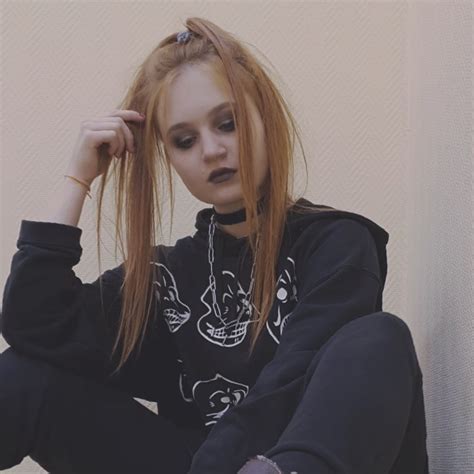Redhead Cutie Scrolller