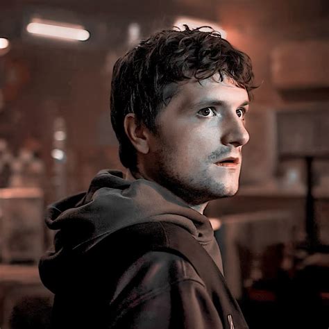 𝘔𝘪𝘬𝘦 彡 𝘧𝘯𝘢𝘧 ╰┈ ˋˏ 𝐵𝑋𝑊𝐼𝐷𝑂𝑊 ˎˊ ⌖ ━━━━━ ⌖ In 2023 Josh Hutcherson