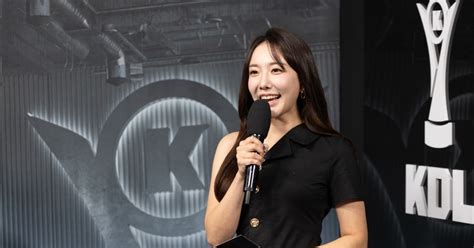 포토 최시은 아나 오늘은 미래엔세종이 이겼습니다
