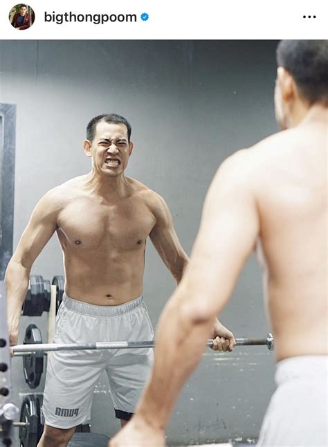 ส่องพระเอกกล้ามโต บิ๊ก ทองภูมิ แจงสาเหตุไม่ลงภาพถอดเสื้อ เพราะถูกคุกคาม และเคยโดนขอซื้อบริการ