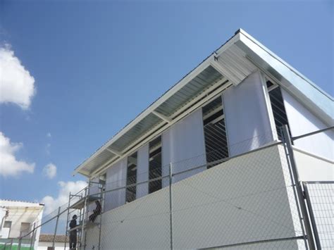 Sistema Modular Para Fachadas En Policarbonato