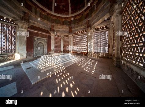 Qutb Minar Qutub Minar Or Qutab Minar Is A Minaret And Victory Tower
