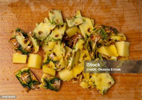 파인애플껍질분리 생아나나스껍질 퇴비용 에코바이오쓰레기 유기폐기물성분 파인애플스킨 파인애플에 대한 스톡 사진 및 기타 이미지 파인애플 껍질 0명 Istock