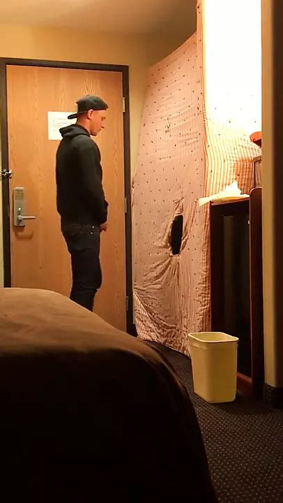 College Hottie Besucht Gloryhole Xhamster