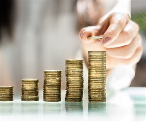 What You Can Expect To Earn As A Housekeeper Exclusive Household