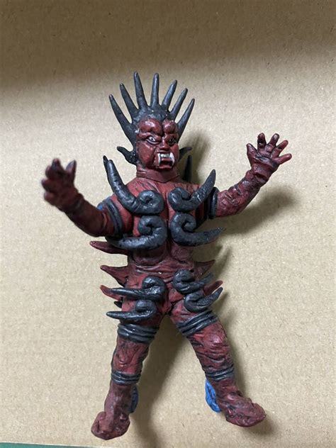 Yahooオークション バンダイ ガチャ Hg原色ウルトラ怪獣大百科 その