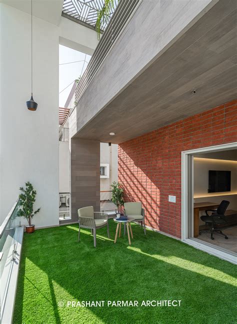 The Shaded House In Ahmedabad Prashant Parmar Architect