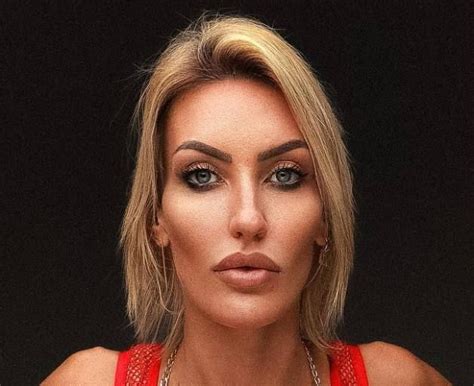 Anouk Grey Biography Wiki Age Height Career Photos And More