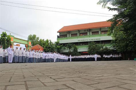Upacara 17 Agustus Lapangan Sma Nu 2 Gresik Se Yayasan Maarif