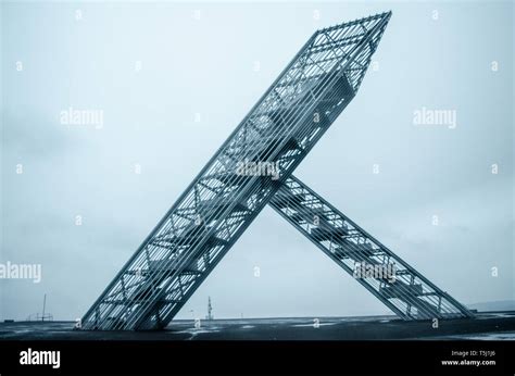 Skulptur Silhouette Hi Res Stock Photography And Images Alamy