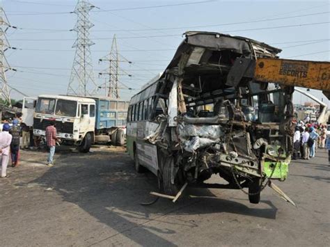 Two Dead 10 Injured In Jalandhar Bus Accident Hindustan Times
