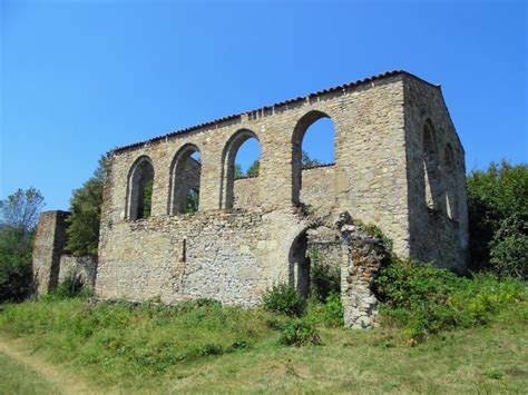 კვეტარას ციხე ქალაქი და ეკლესია