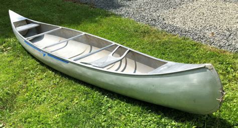 17 Foot Grumman Aluminum Canoe W Paddles And Life Jackets For Sale From United States