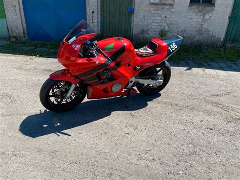 Honda Pc31 Rennstrecke In Berlin Hohenschönhausen Motorrad