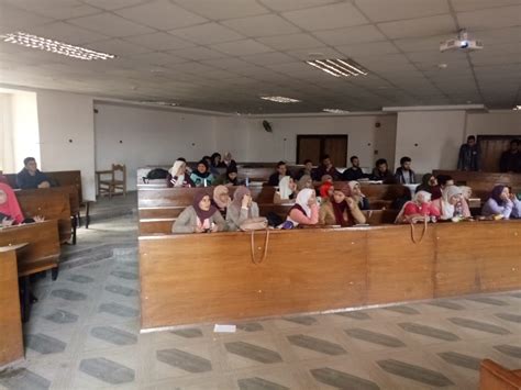 كلية فنون تطبيقية بنها تنظم إيفنت « English Club شبابيك
