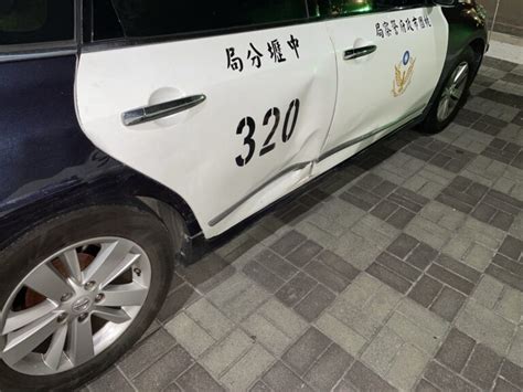 桃園男駕駛躲車上吸笑氣 還猛力撞凹警車遭警破窗逮