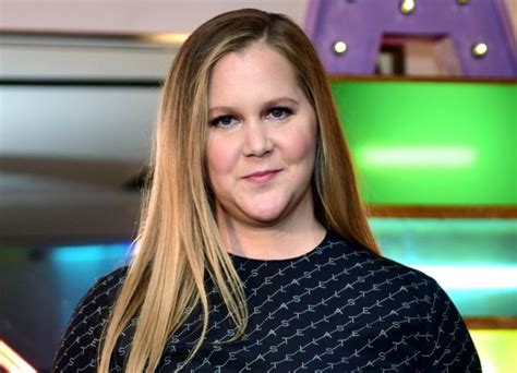 Amy Schumer Praised For Nude C Section Scar Selfie Rollercoaster