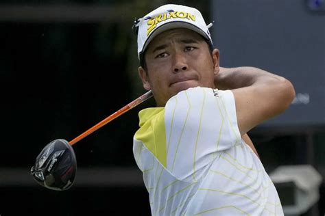 優勝トロフィーを掲げる松山英樹（ap） スポニチ Sponichi Annex スポーツ