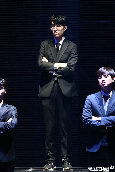 라일락 전호진 여전한 라교수 포토 나무뉴스
