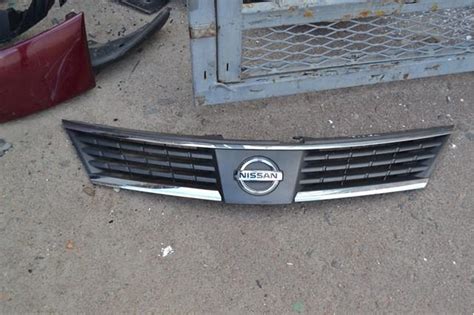 62310EM30A Nissan решетка радиатора